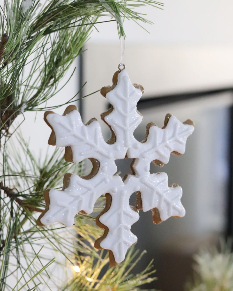 Gingerbread Snowflake Ornament With White Frosting – Spruce Park Ranch