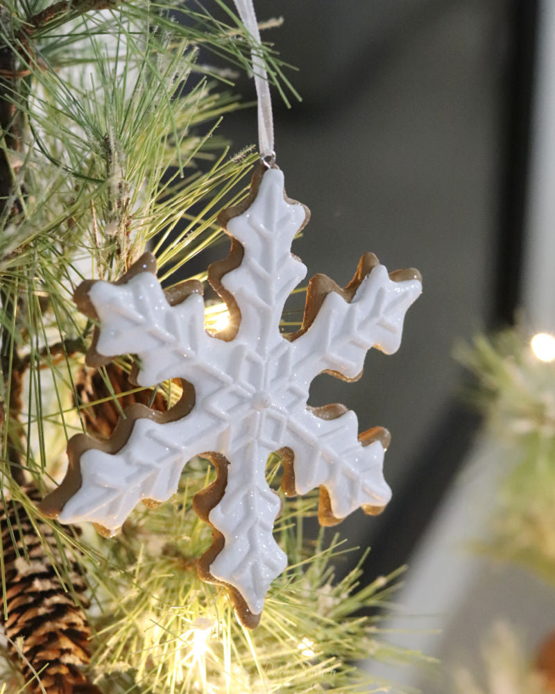 Gingerbread Snowflake Ornament With White Frosting – Spruce Park Ranch